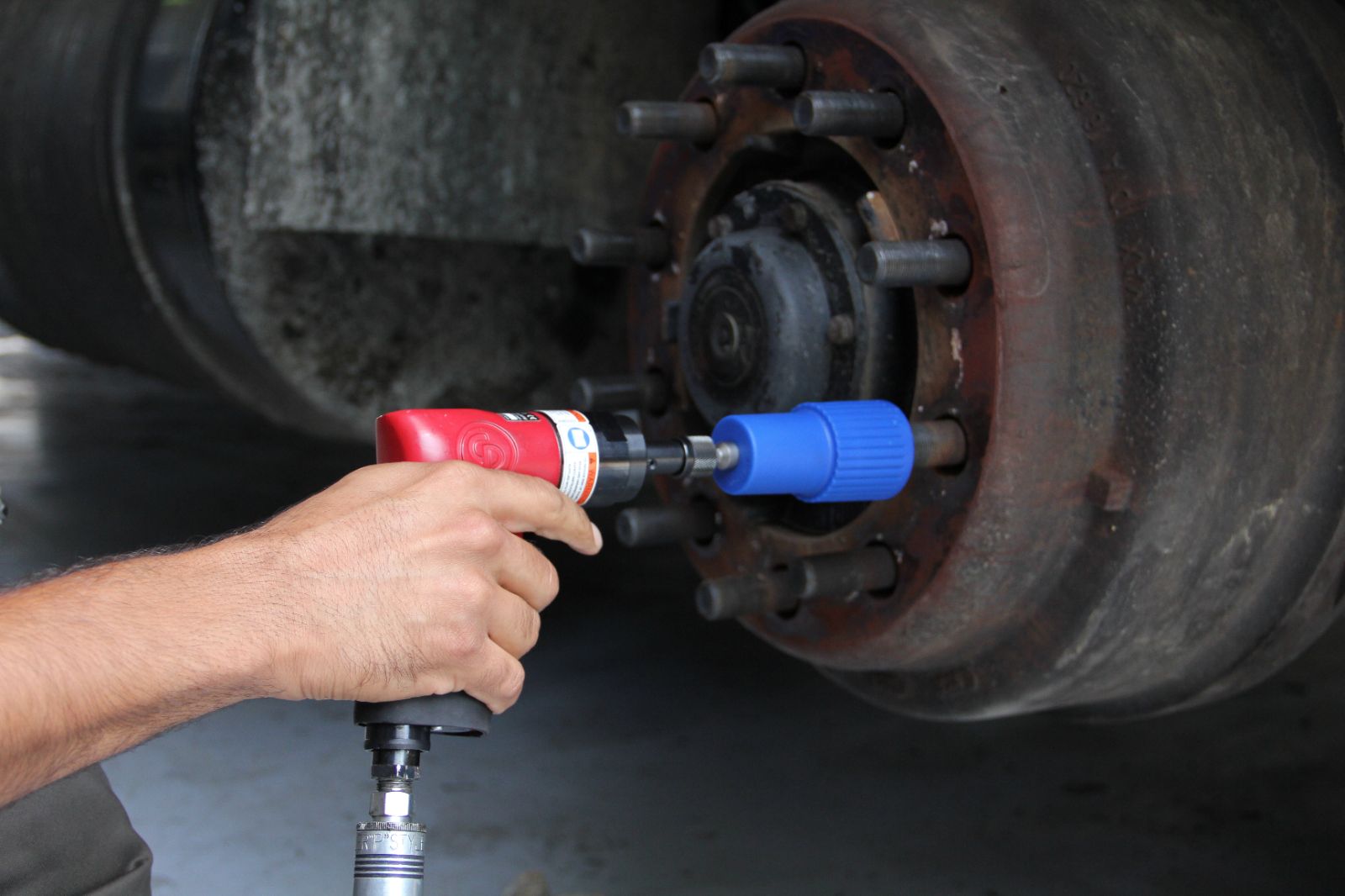 BOLT CLEANER M24x37L - Chicago Pneumatic - Removal | Chicago Pneumatic